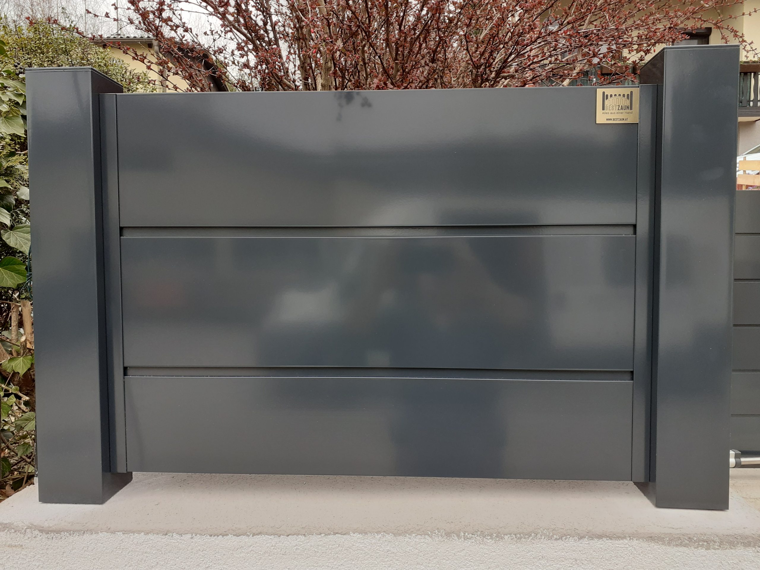 MODERN Modell - Zäunen und Toren - INNOVATIVE ZAUNSYSTEME AUS ...